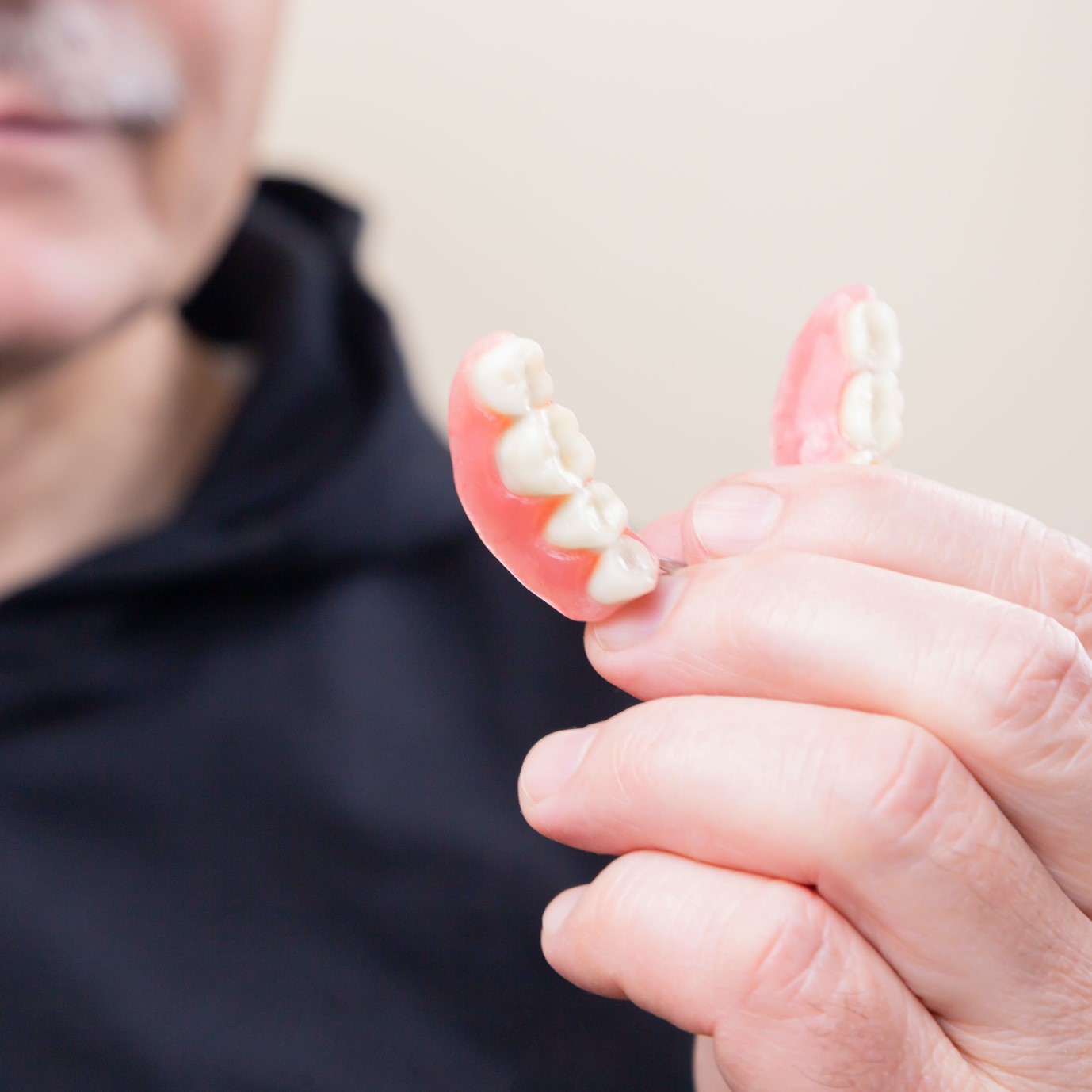 Protes - Tandläkare i Stockholm - Svea Tandklinik